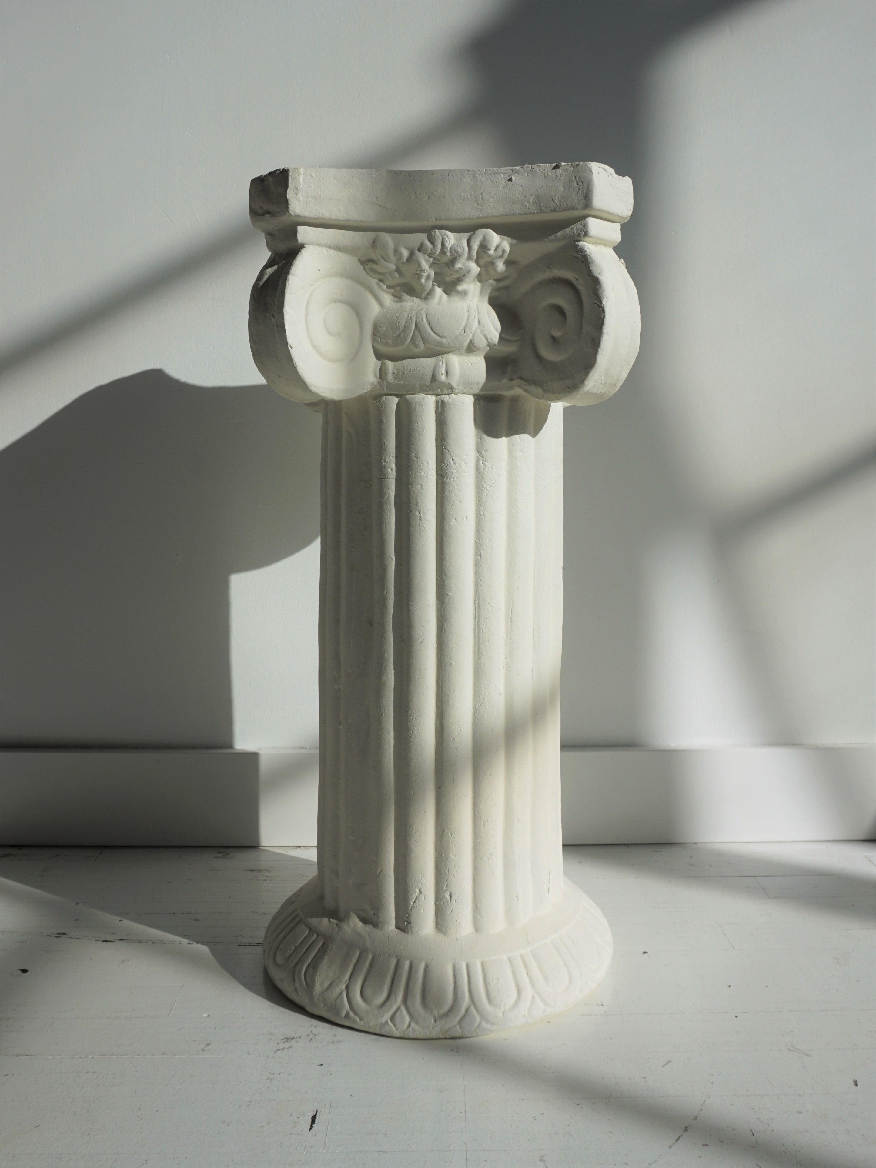Roman Pillar Stand – Viridi
