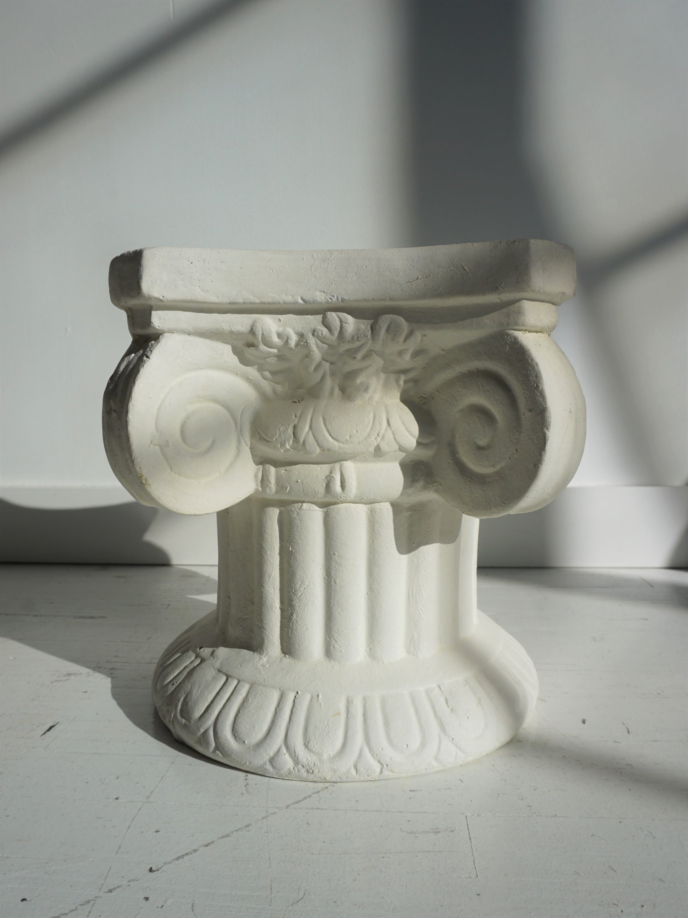 Roman Pillar Stand – Viridi